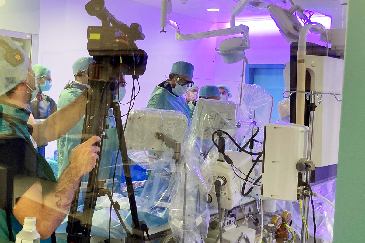 A live-case from the catheterization rooms of the Cardiocentro ...